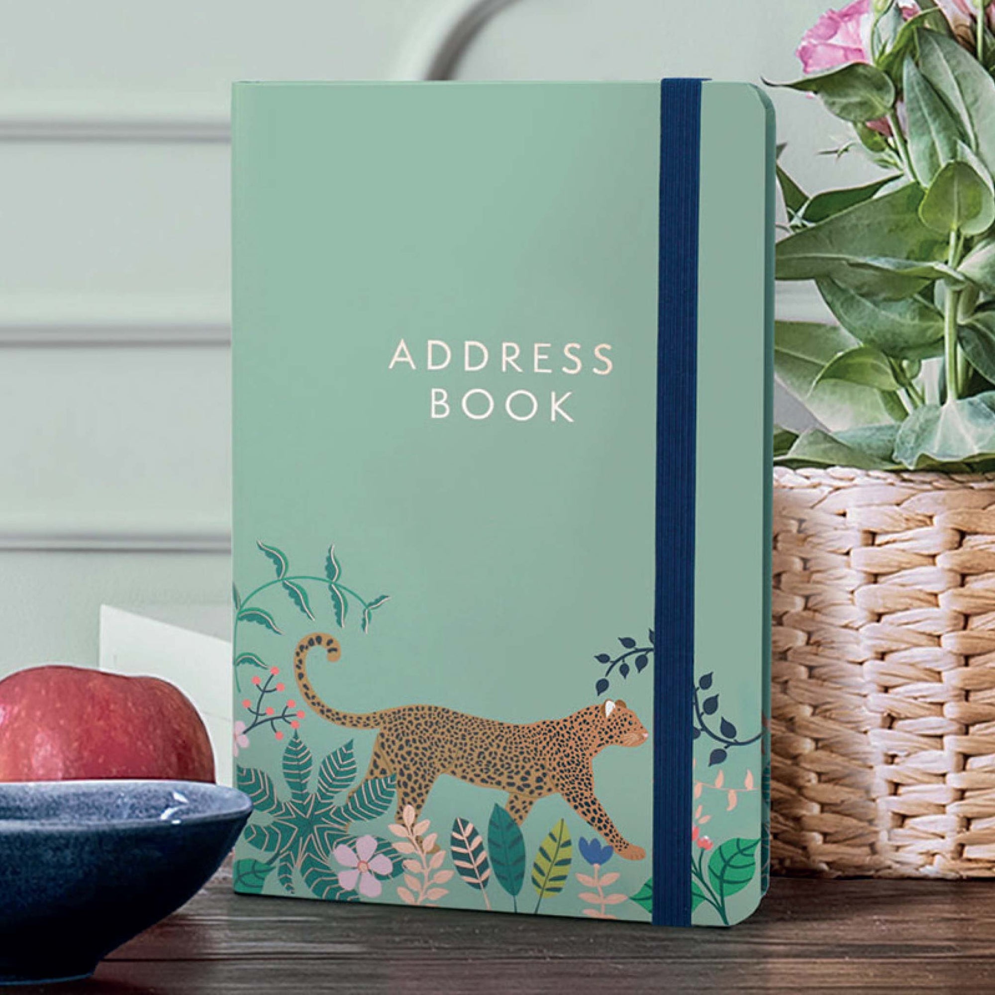 Small Address Book with A to Z Tabs - Boxclever Press